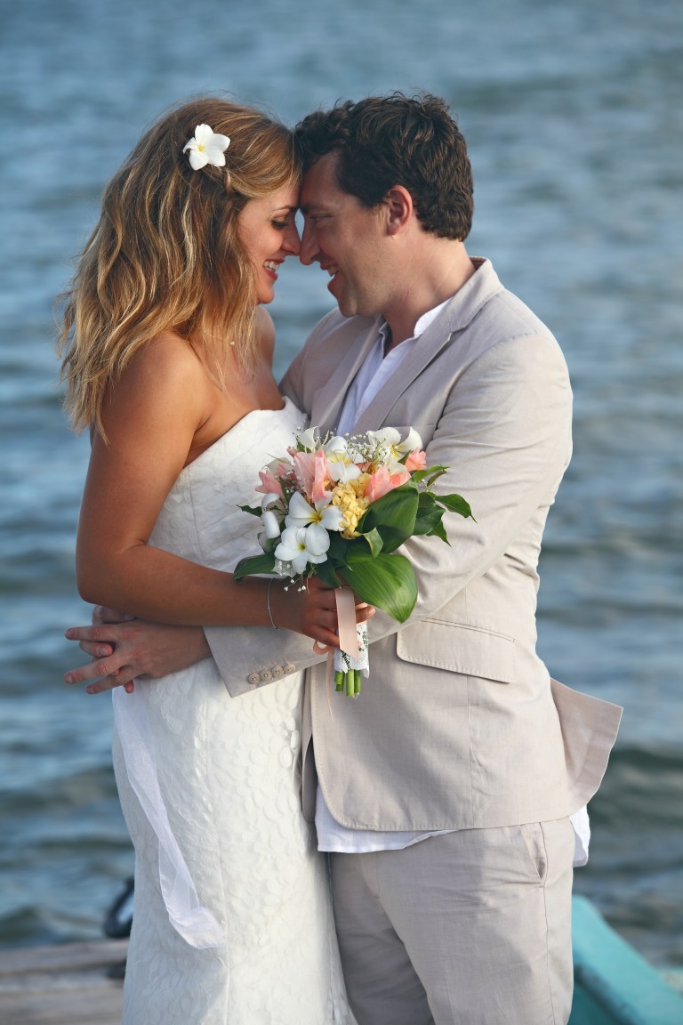 GET MARRIED IN BELIZE – FROZEN INSTANTS PHOTOGRAPHY